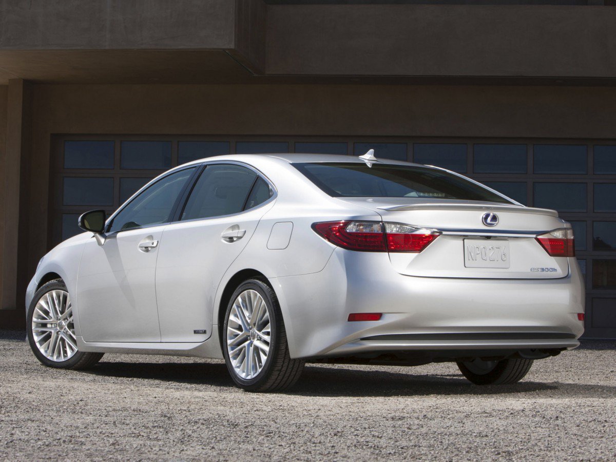 Lexus ES XV60 (2012–present): Review, Problems, Specs