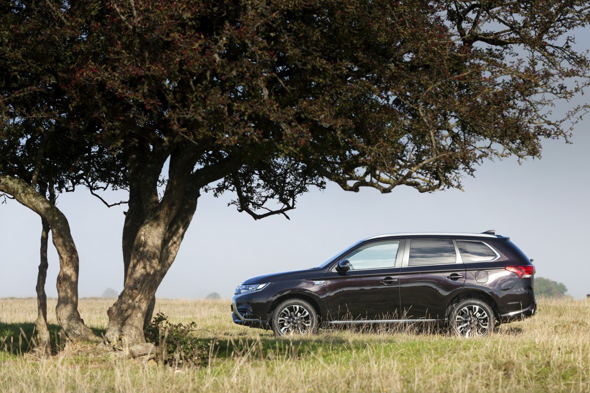 2017 Mitsubishi Outlander PHEV Juro Edition Is for the UK Only