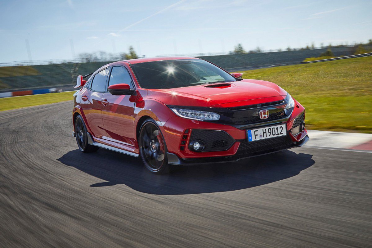 European-spec Honda Civic Type R poses for the camera