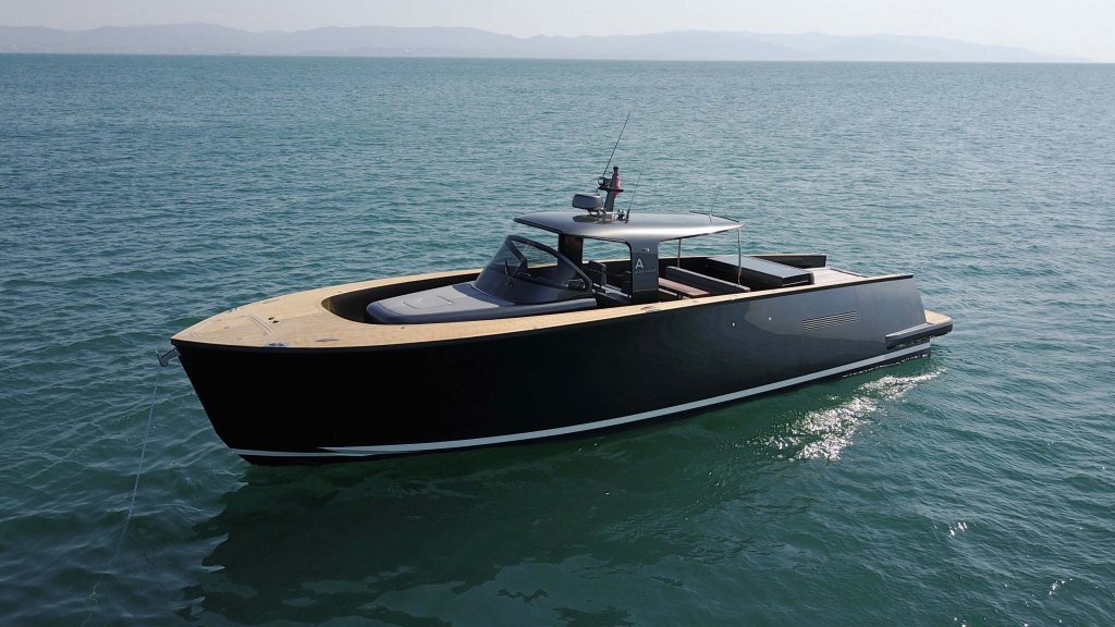 Alen 45 Is A Stylish Day Boat