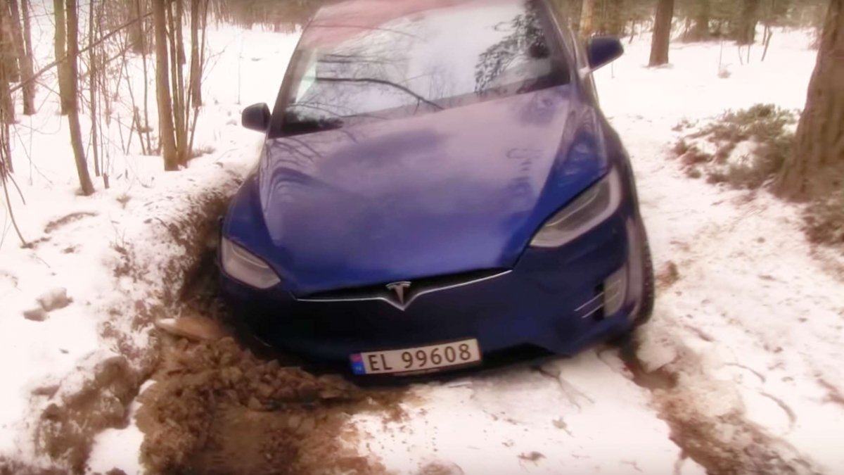 Tesla Model X meets off-road course, isn’t happy about it