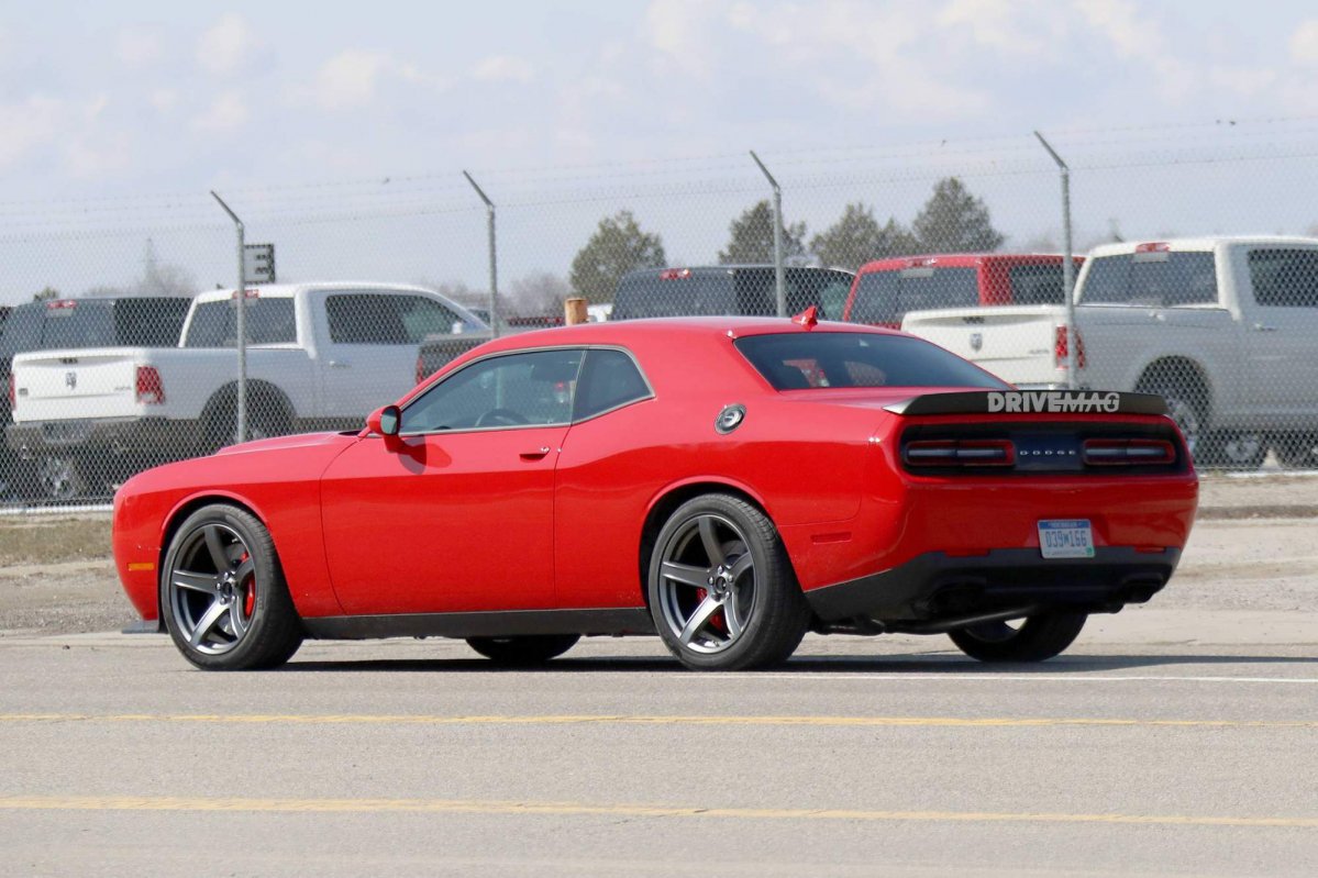 We spy the 2019 Dodge Challenger SRT Hellcat Drag Pack with no camouflage